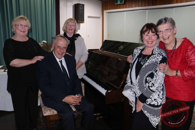 Pianist performs – The Cobar Weekly