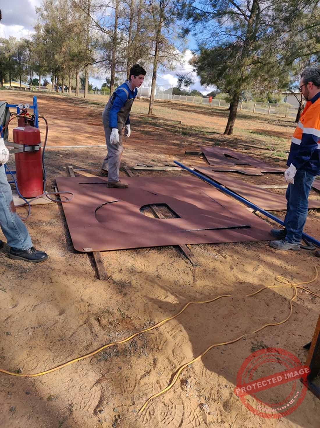Students creating a new Cobar sign for western side of town – The Cobar ...