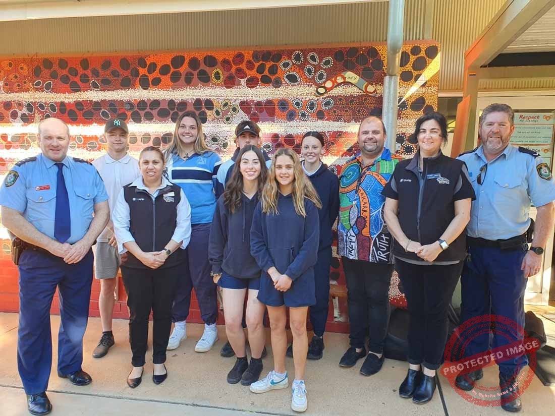 Students urged to consider policing career through IPROWD – The Cobar ...